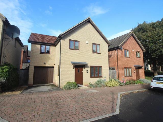 4 bedroom detached house to rent