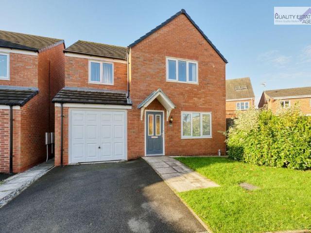 4 bedroom detached house to rent