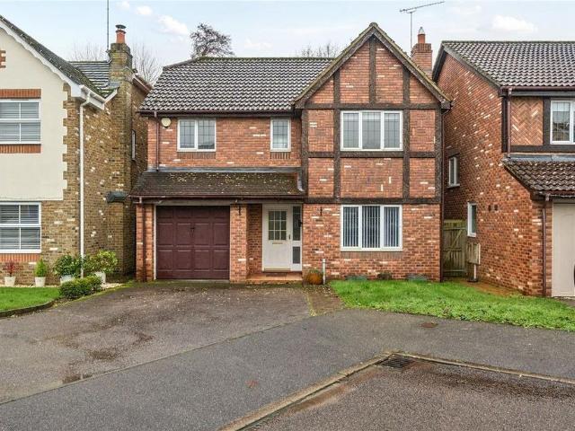 4 bedroom detached house to rent