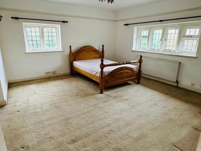 4 bedroom detached house to rent