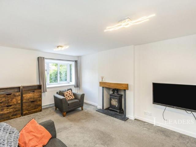 4 bedroom detached house to rent