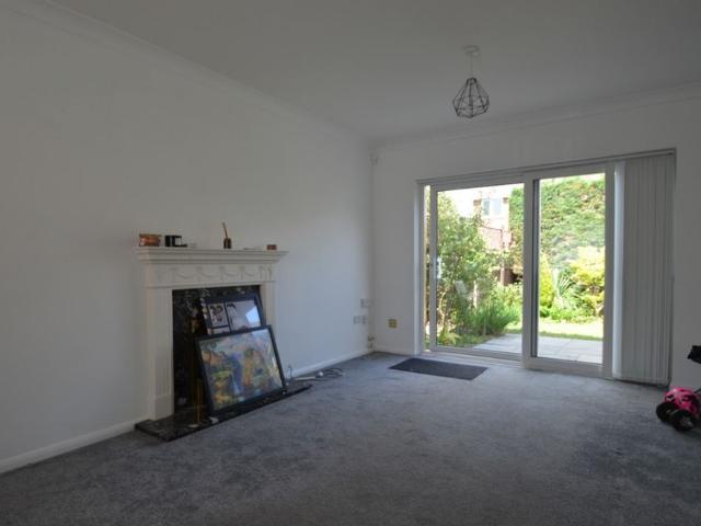 4 bedroom Detached house to rent