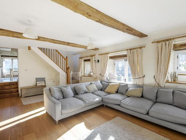 4 bedroom detached house to rent
