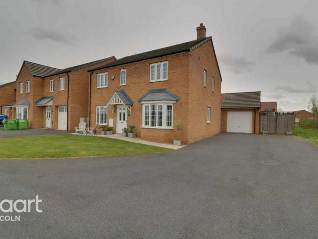 4 bedroom detached house to rent