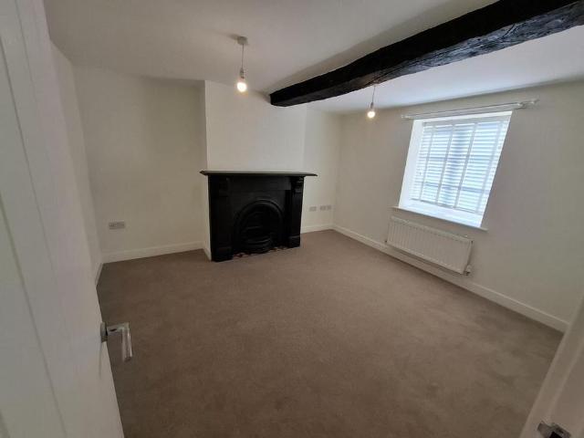 4 bedroom detached house to rent