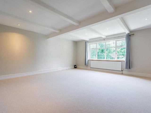 4 bedroom detached house to rent