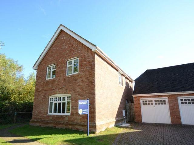 4 bedroom detached house to rent