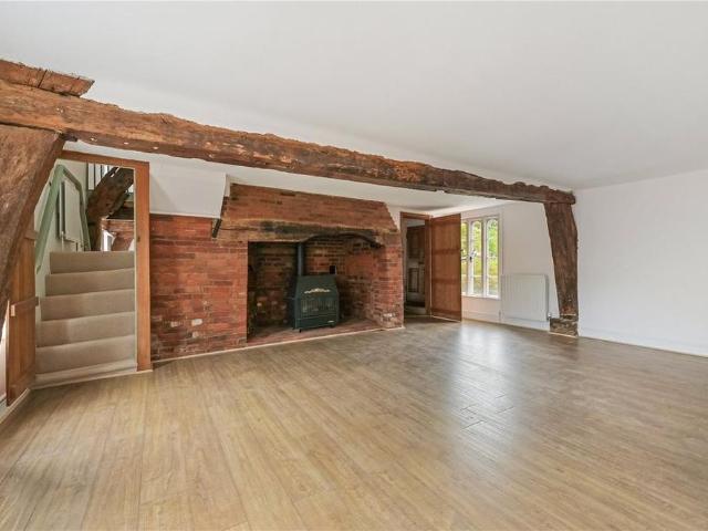 4 bedroom detached house to rent