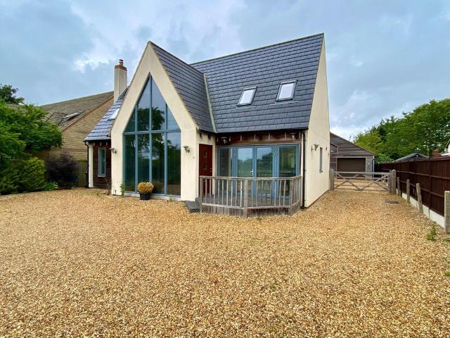 4 bedroom detached house to rent