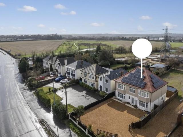 4 bedroom detached house to rent