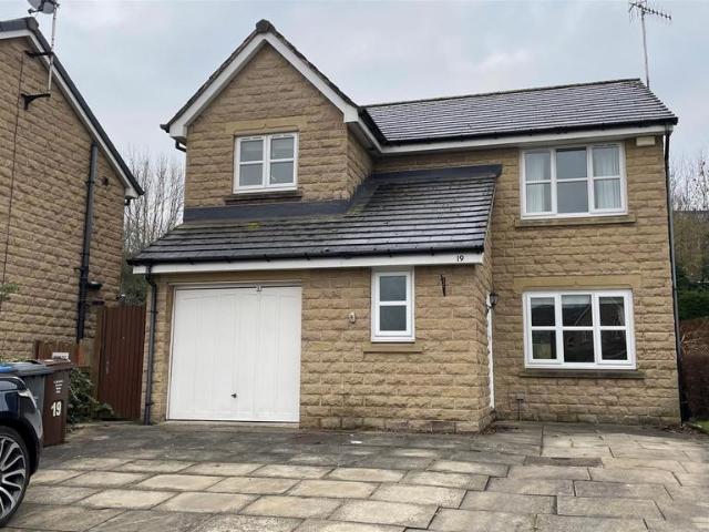 4 bedroom detached house to rent