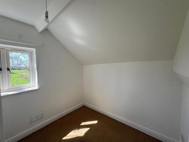 4 bedroom detached house to rent