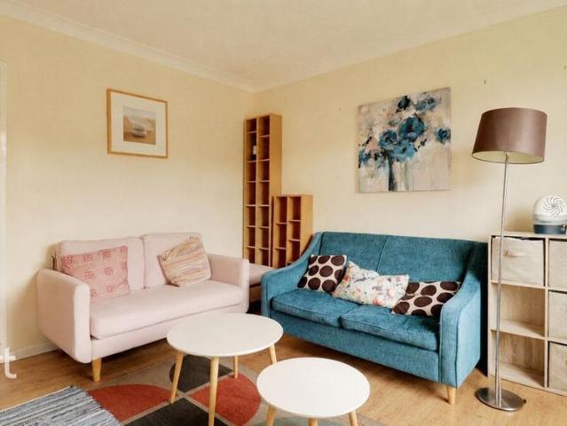 4 bedroom detached house to rent