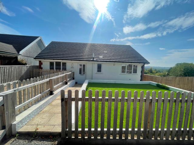 4 bedroom detached house to rent