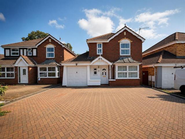 4 bedroom detached house to rent