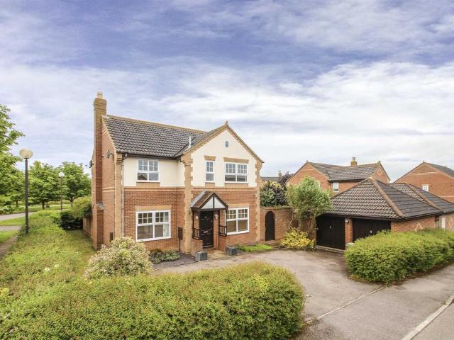 4 bedroom detached house to rent