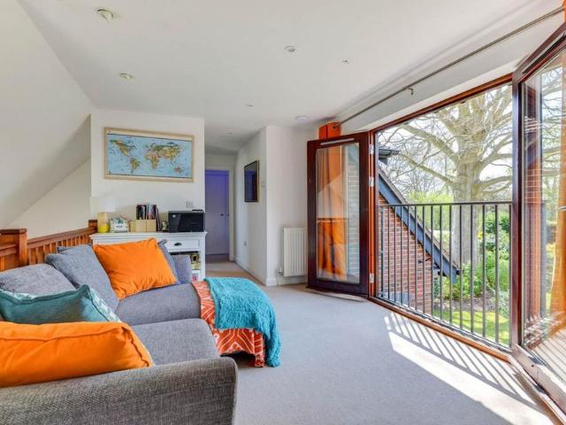 4 bedroom detached house to rent
