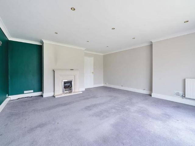 4 bedroom detached house to rent