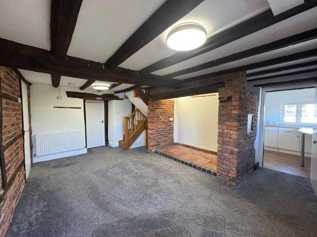4 bedroom detached house to rent