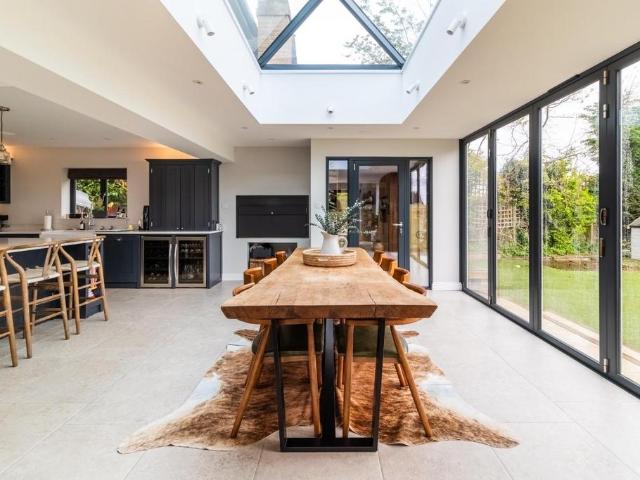 4 bedroom detached house to rent