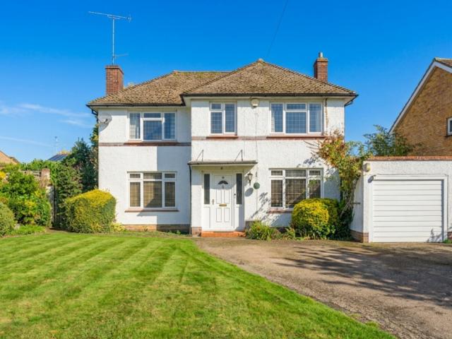 4 bedroom detached house to rent