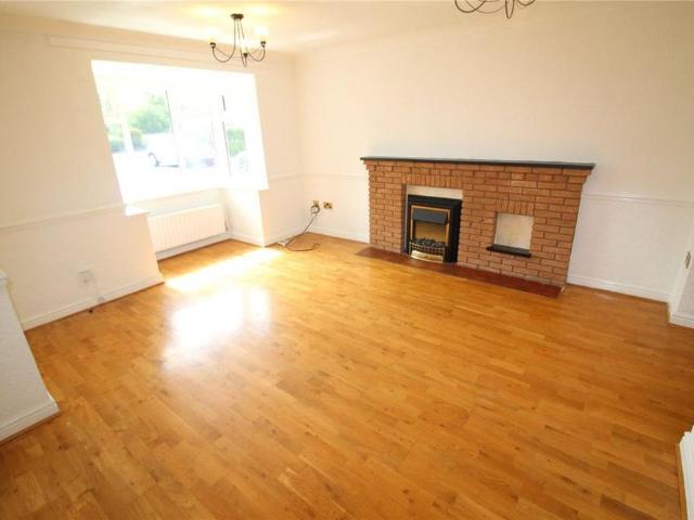 4 bedroom detached house to rent