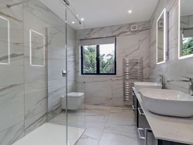 4 bedroom detached house to rent