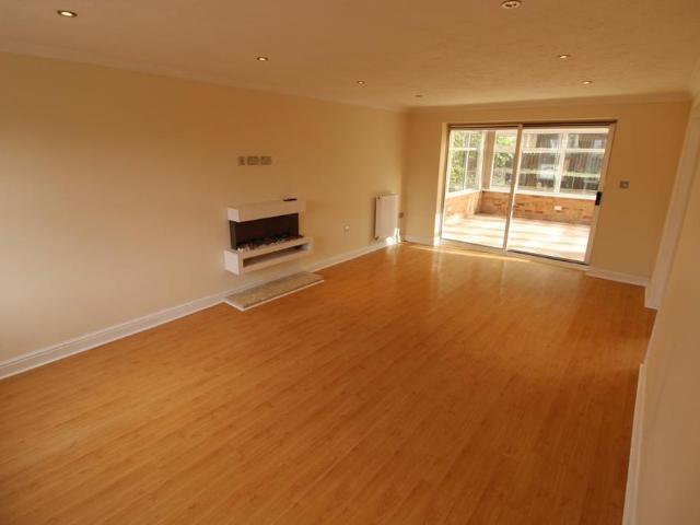 4 bedroom detached house to rent