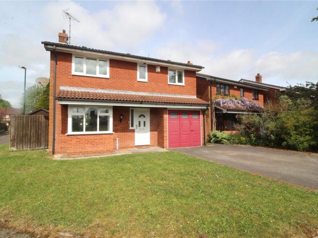4 bedroom detached house to rent