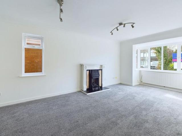 4 bedroom detached house to rent