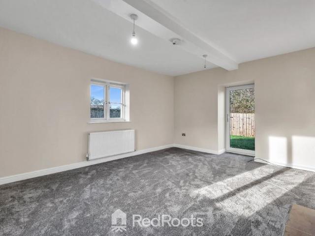 4 bedroom detached house to rent