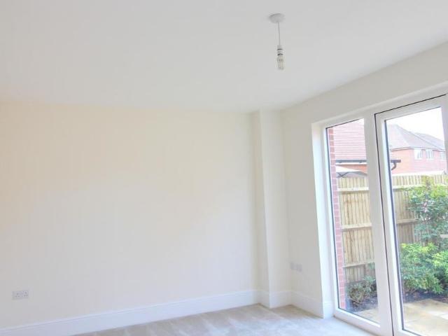 4 bedroom detached house to rent