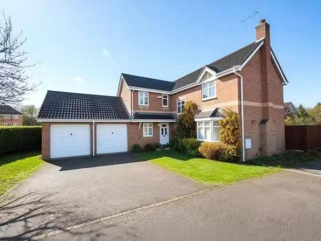 4 bedroom Detached House to rent, Thurston Drive, Kettering, N.