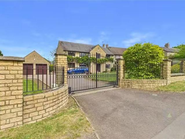 4 bedroom Detached House to rent, Barton Road, Barton Seagrave.