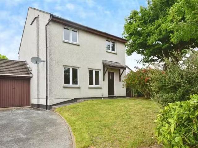 4 bedroom Detached House to rent, Harveys Close, Chudleigh Kni.