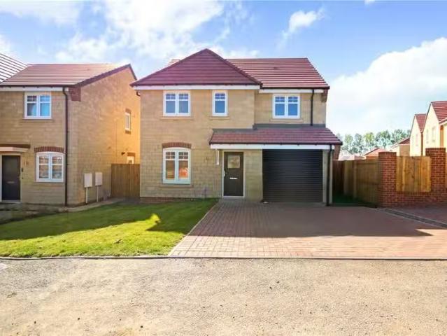 4 bedroom Detached House to rent, Humber Close, Durham, DH1 £.