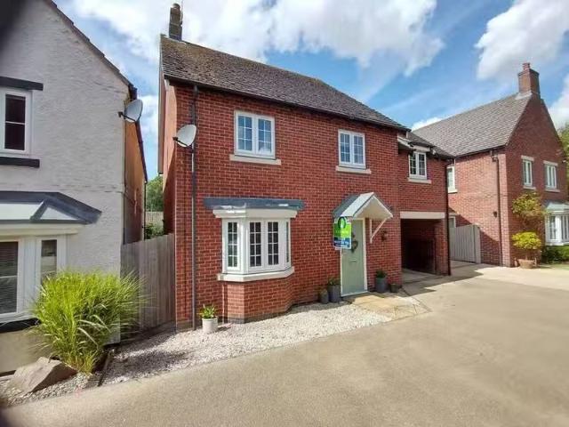 4 bedroom Detached House to rent, Hubbard Road, Burton on the.