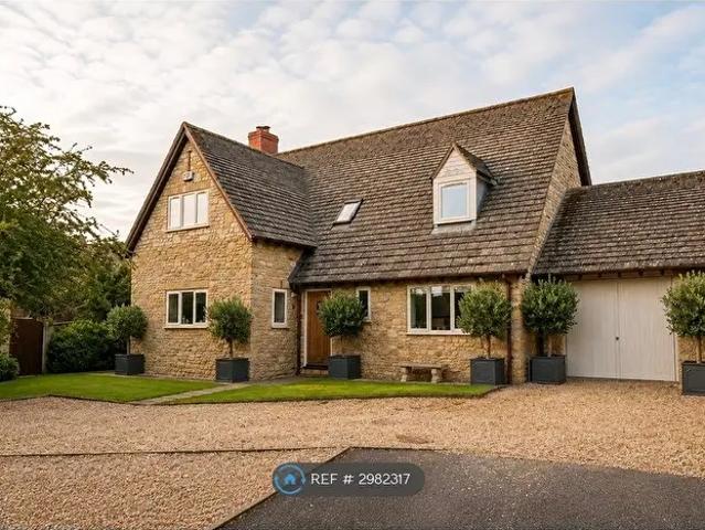 4 Bedroom Detached House To Rent In The Chestnuts, Kidlington, OX5