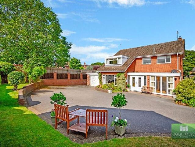 4 Bedroom Detached House To Rent In Waggoners Close, Bubbenhall, CV8