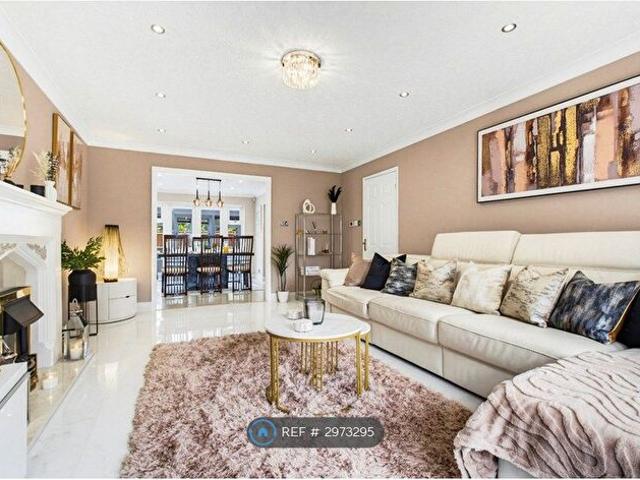 4 Bedroom Detached House To Rent In Warwick Road, Solihull, B92