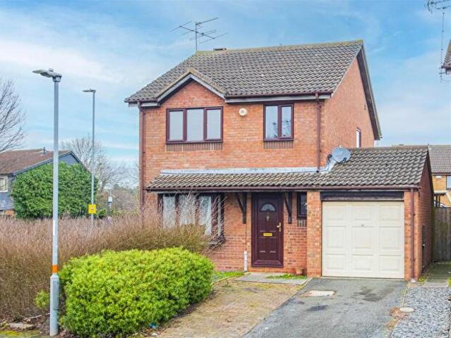 4 Bedroom Detached House To Rent In Windermere Drive, Wellingborough, NN8