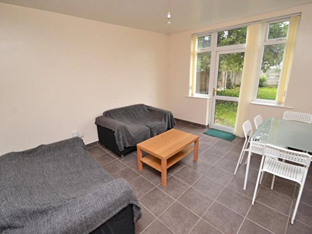 4 Bedroom Detached House To Rent In Bed Derby Road, Lenton, Nottingham, NG7