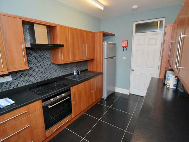 4 Bedroom Detached House To Rent In Bed Woodborough Road, City Centre, Nottingham, NG3
