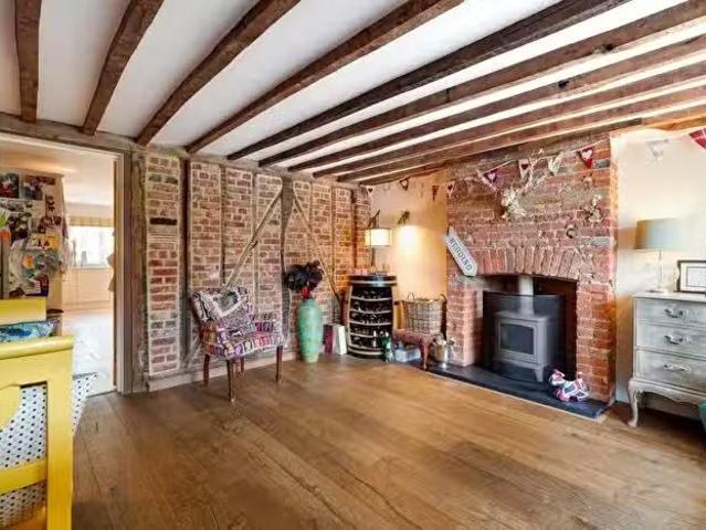 4 Bedroom Detached House To Rent In Bookham, KT23