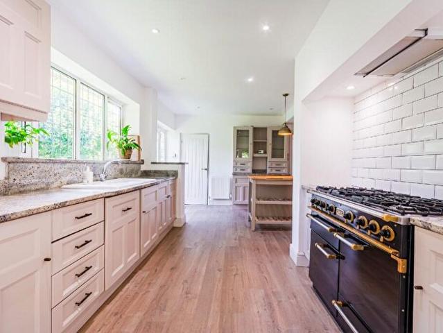 4 Bedroom Detached House To Rent In Boundary Road, West Bridgford, Nottingham, Nottinghamshire, NG2
