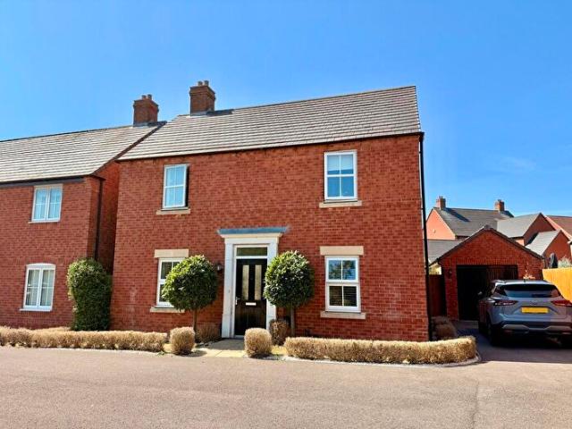 4 Bedroom Detached House To Rent In Chapelfield Grove, Bingham, Nottingham, NG13