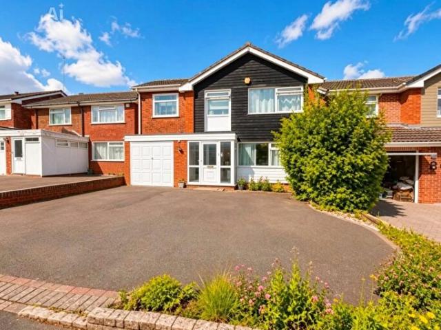 4 Bedroom Detached House To Rent In Church Hill Close, Solihull, B91