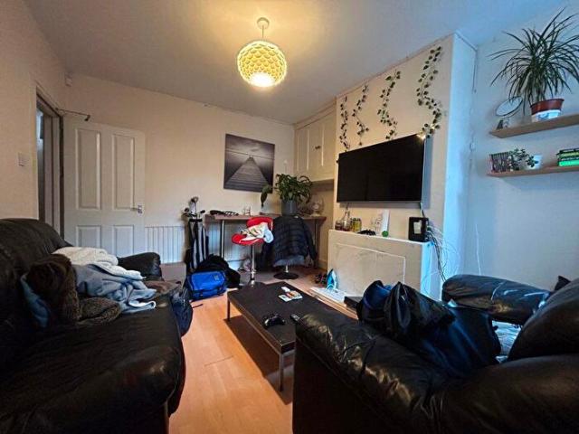 4 Bedroom Detached House To Rent In Derby Grove, Nottingham, NG7