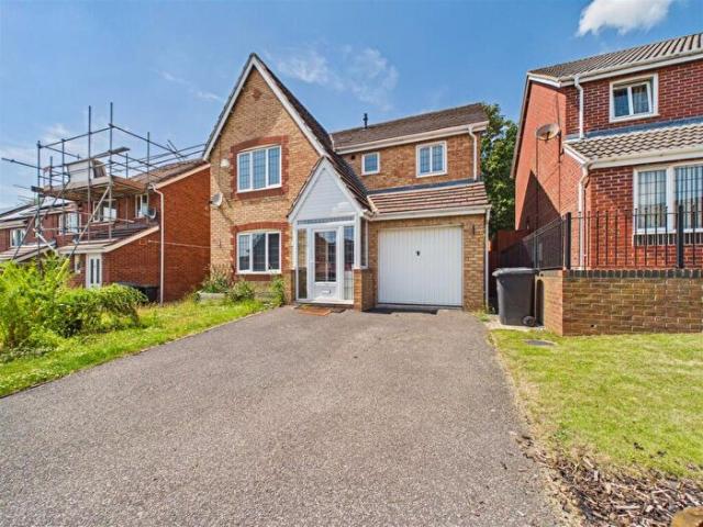 4 Bedroom Detached House To Rent In Fairway Drive, Carlton, Nottingham, NG4