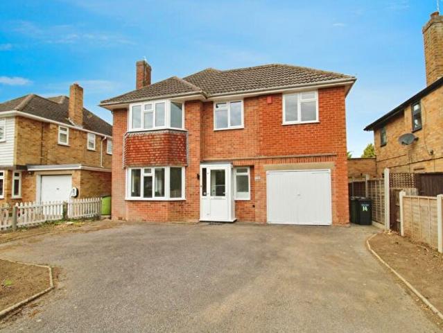 4 Bedroom Detached House To Rent In Half Moon Crescent, Oadby, LE2